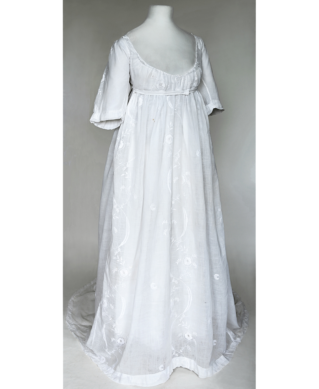 1800 Muslin dress - Hopkins Costume Trust